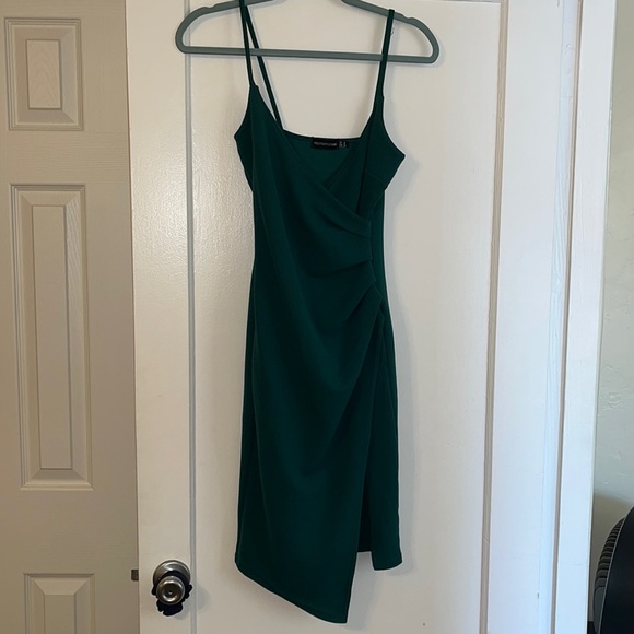 PrettyLittleThing | Dresses | Ply Emerald Green Dress Super Soft Cute ...